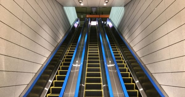 Left or Right? Japanese Escalator Etiquette – Get Around Japan